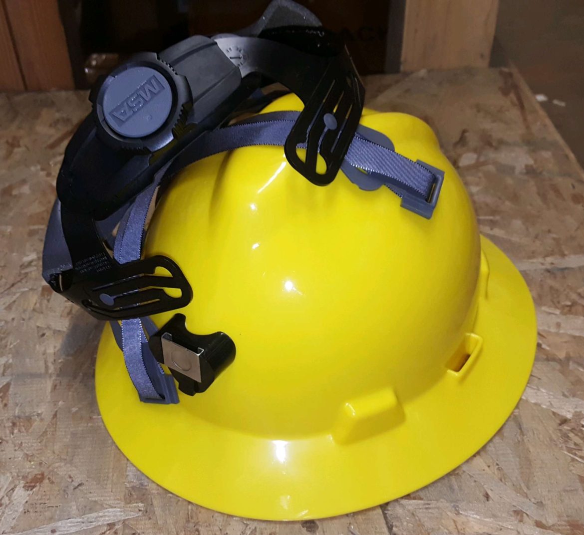 MSA V-Gard Full Brim Hard Hat w/ Ratchet Band – Northwest Mine Supply